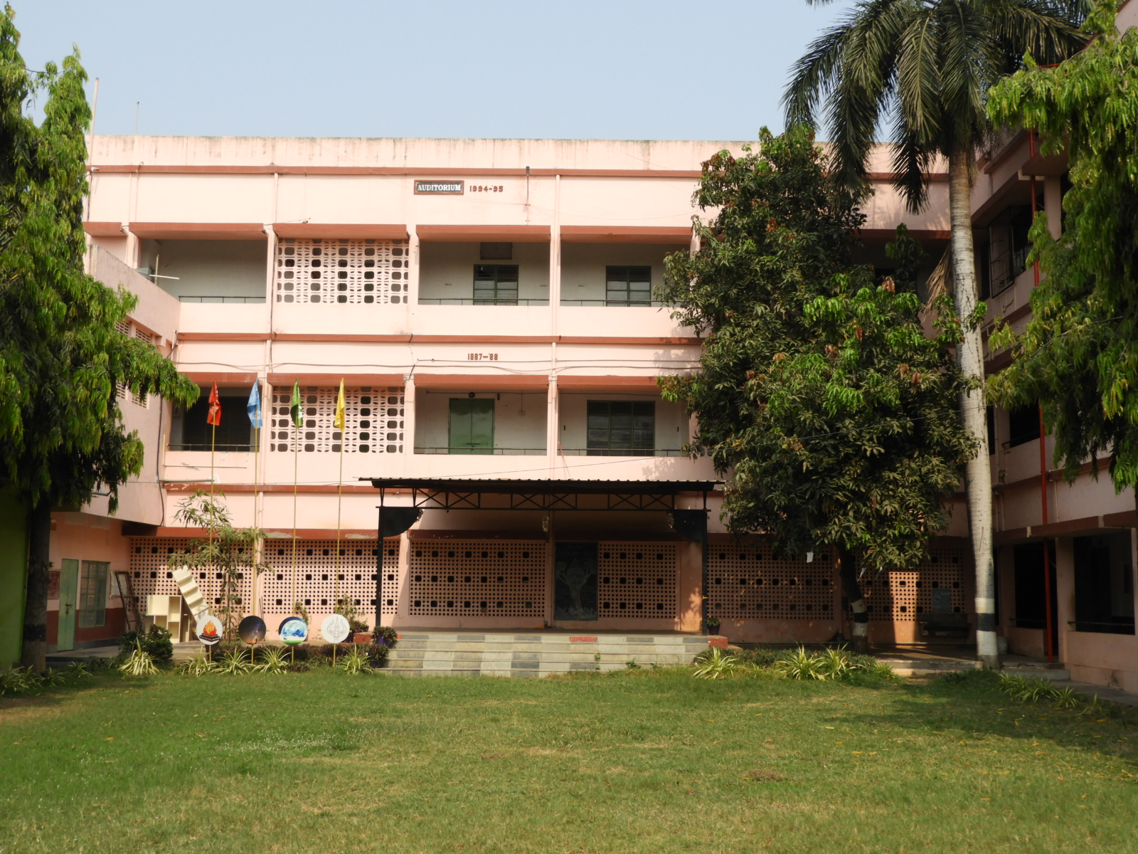 Dr. KLP Public School